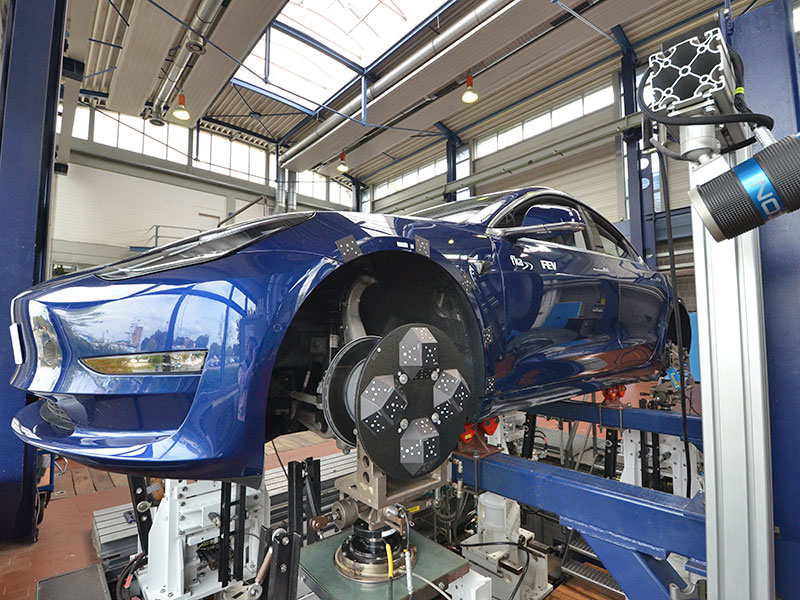 fka - Kinematic and Compliance Test Rig (K&C)