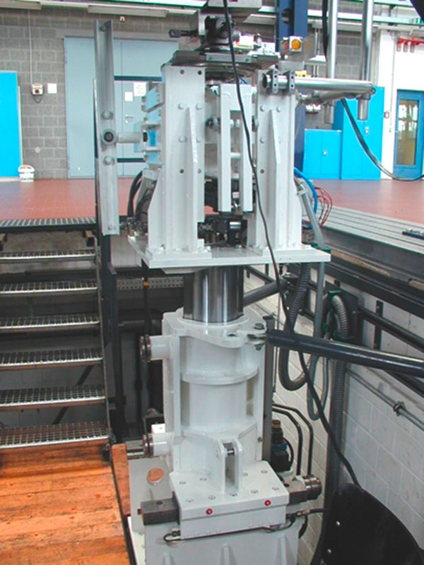 fka - Kinematic and Compliance Test Rig (K&C)